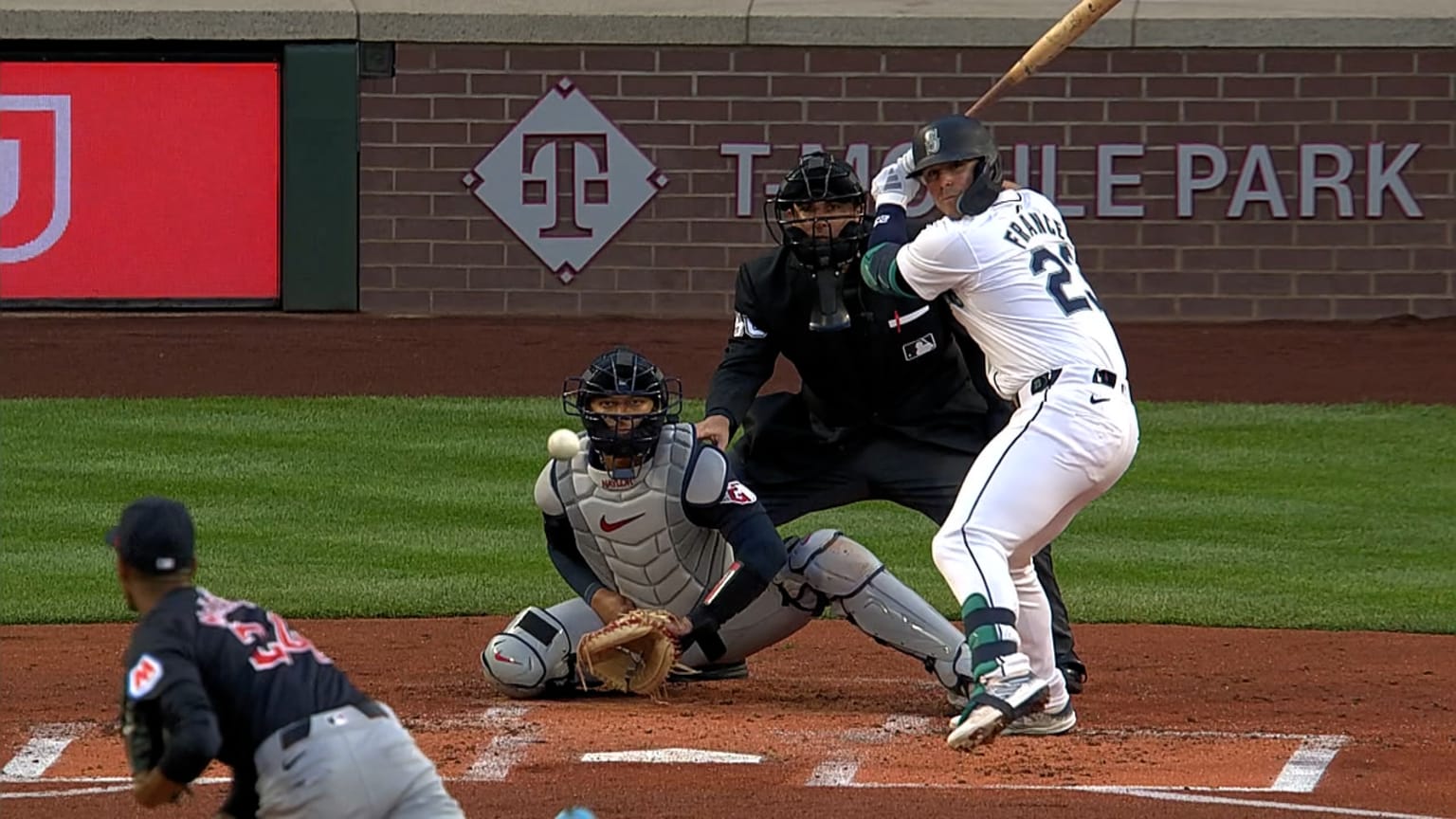Ty France's RBI single | 04/01/2024 | Seattle Mariners