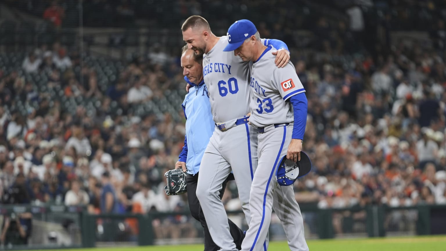 Lucas Erceg leaves game with left foot contusion | 04/18/2025 | Kansas ...