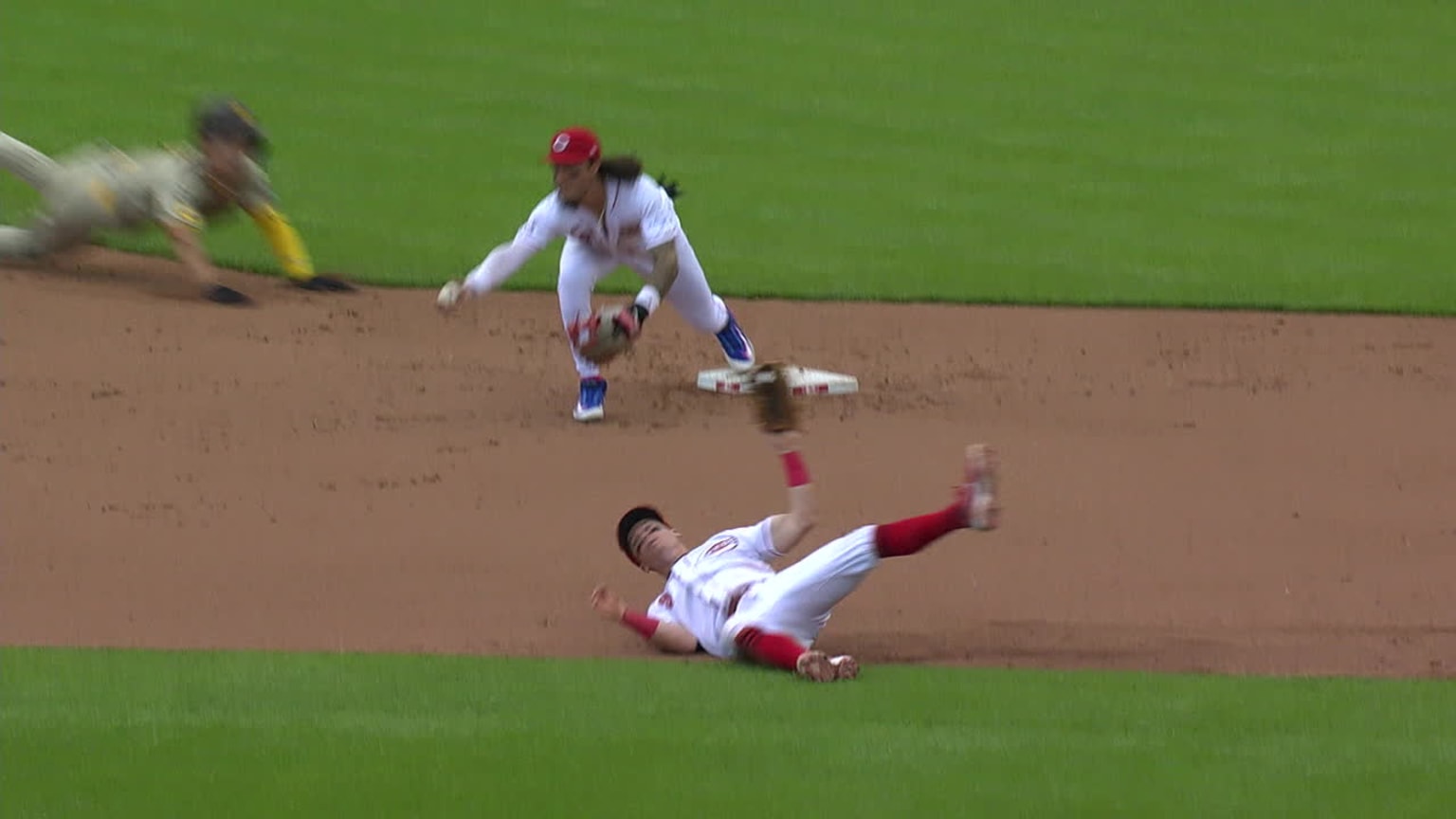 Matt McLain makes an incredible glove flip for an out | 07/02/2023 ...
