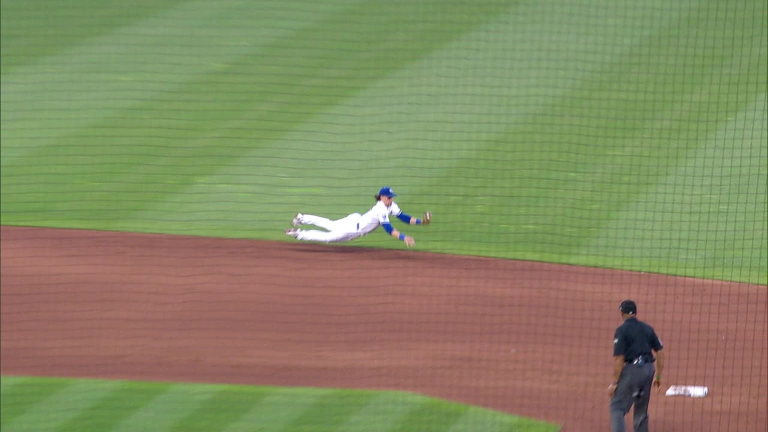 Bobby Witt Jr. makes a diving stop in the 5th inning | 06/14/2023 ...