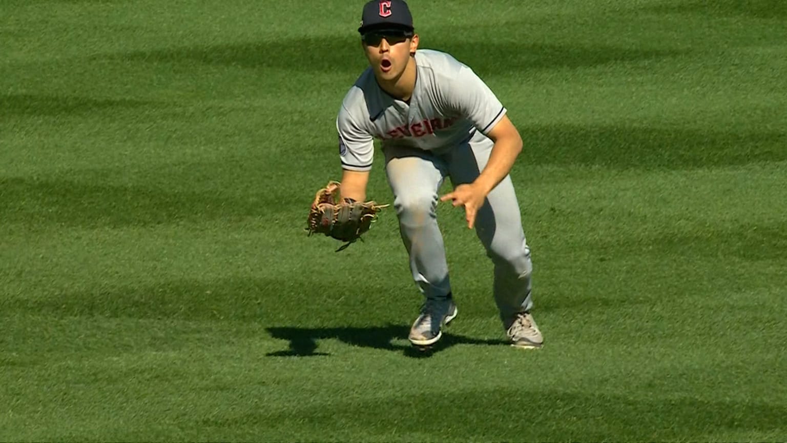 Steven Kwan makes the inning-ending shoestring catch | 10/14/2022 ...