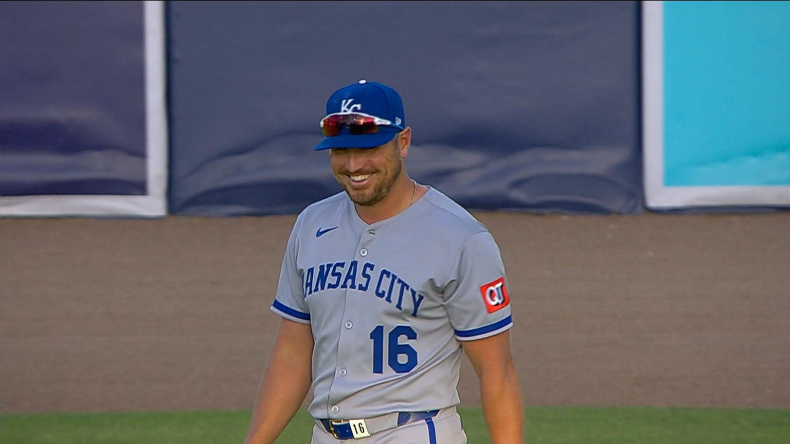 Hunter Renfroe's leaping grab at the wall | 04/30/2025 | Kansas City Royals