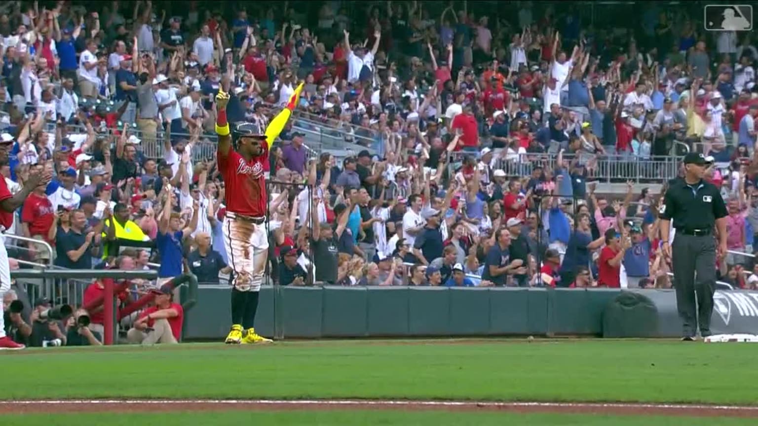 Matt Olson hits a grand slam to right field | 07/14/2023 | Atlanta Braves