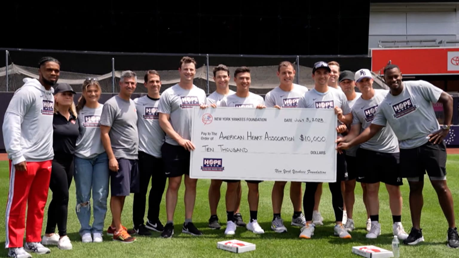 Damar Hamlin, Sarah Taffet lead CPR training session | 07/04/2023 | New ...