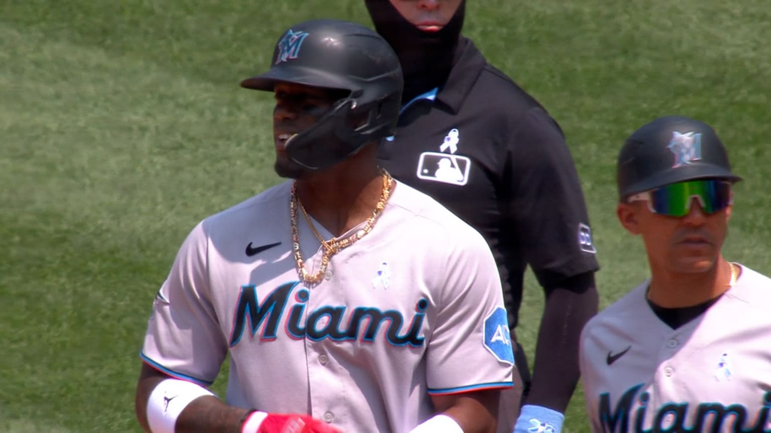 Jorge Soler bloops a RBI single in the 4th inning | 06/18/2023 | Miami ...