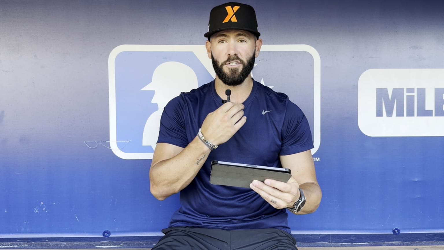 Jake Arrieta remembers his home run vs. Bumgarner | 08/29/2025 | MLB.com