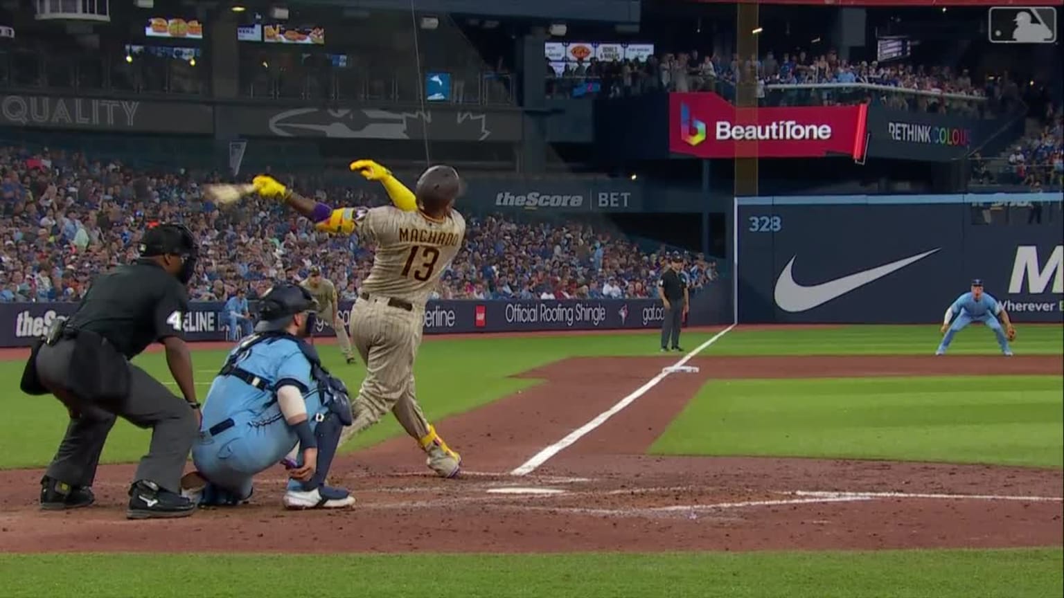 Manny Machado crushes a solo home run (18) to left | 07/18/2023 | MLB.com