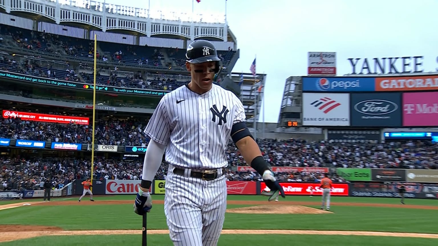 Aaron Judge strikes out swinging in the 8th | 10/01/2022 | MLB.com