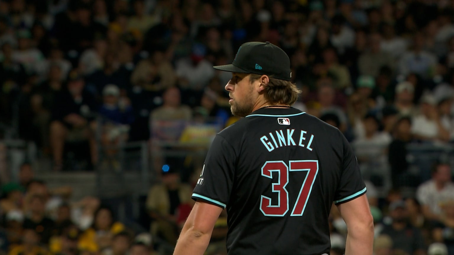 Kevin Ginkel escapes a jam | 07/06/2024 | Arizona Diamondbacks