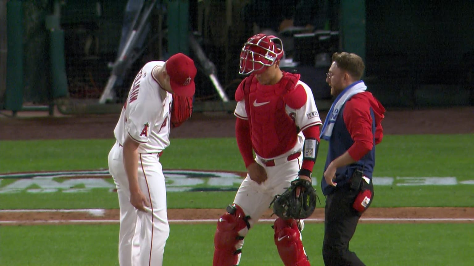 Ryan Zeferjahn is removed from the game | 04/04/2025 | MLB.com