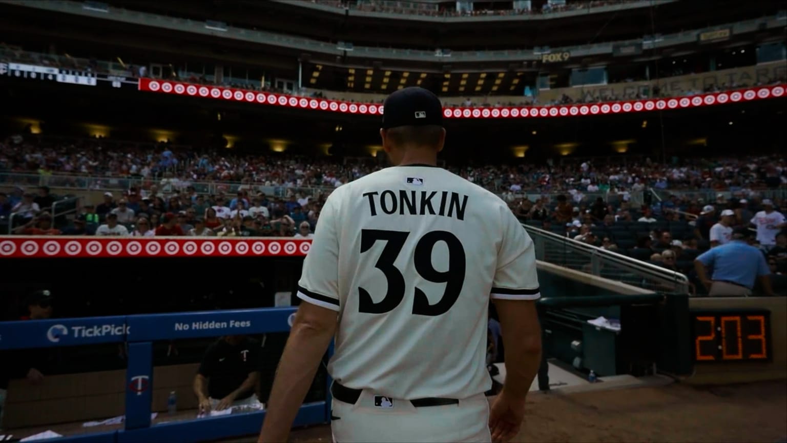 Michael Tonkin completes scoreless top of 10th | 08/10/2025 | Minnesota ...