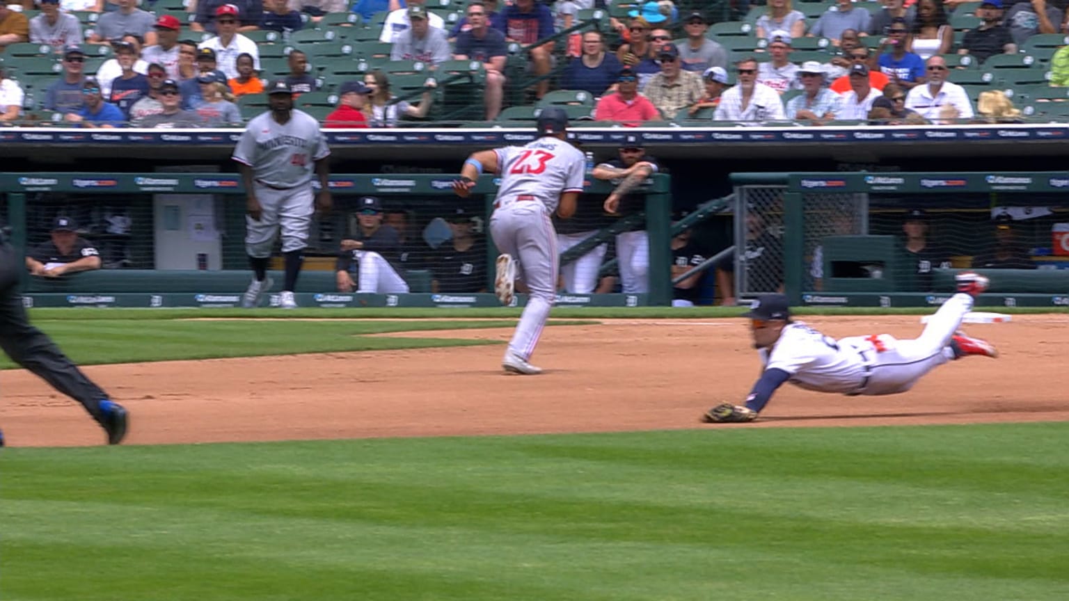 Javier Báez makes a diving play to get the out | 06/25/2023 | Detroit ...