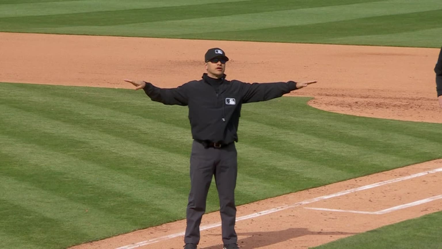 Phillies challenge out call at first base | 03/31/2024 | MLB.com
