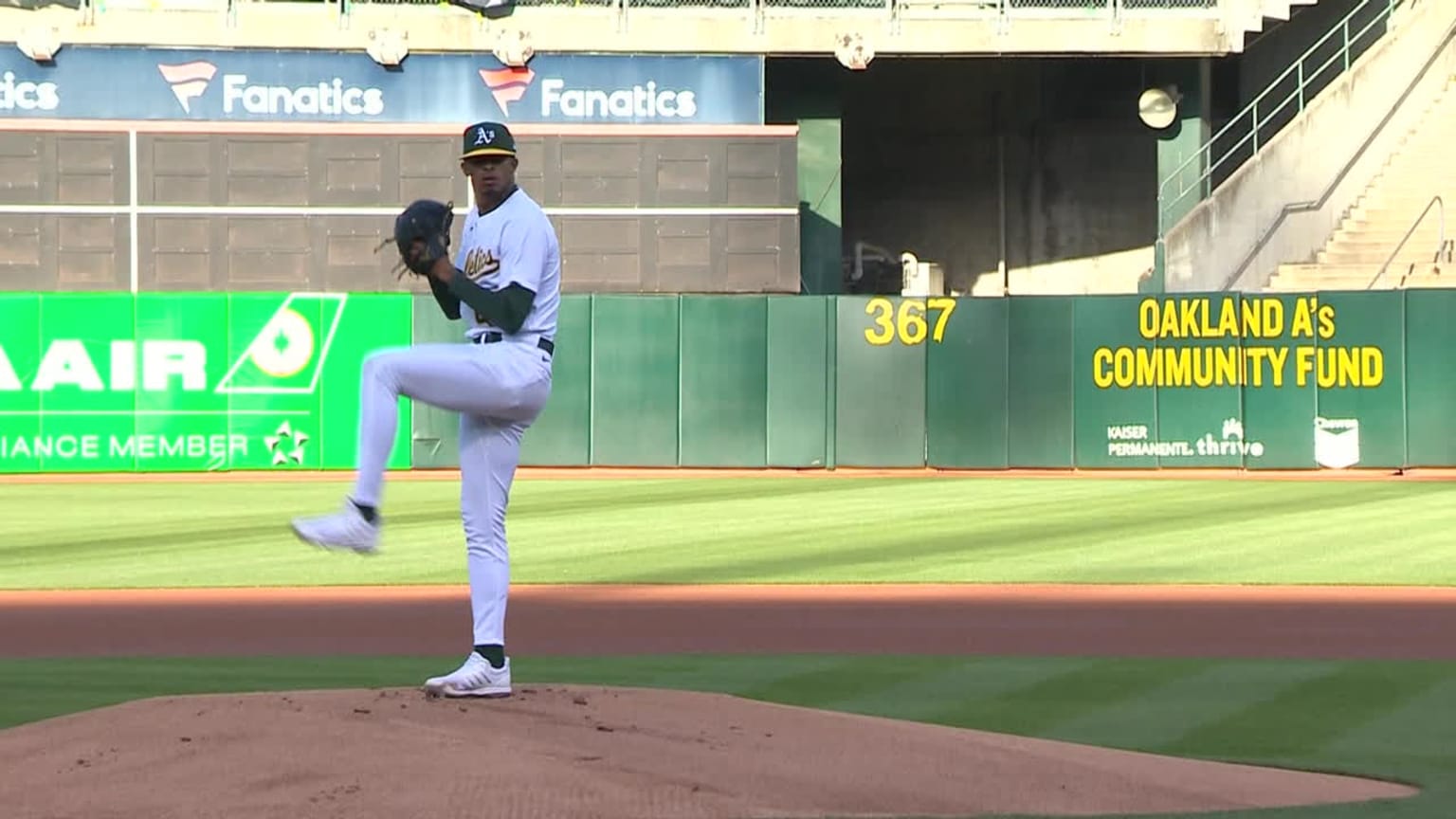Luis Medina strikes out three through six innings | 05/11/2023 | Athletics