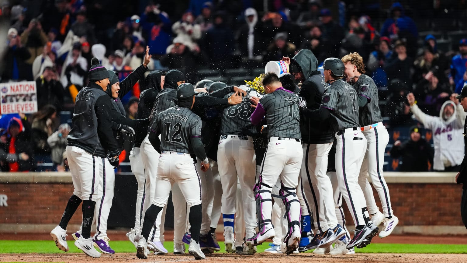 Luis Robert Jr.'s walk-off three-run homer | 03/28/2026 | MLB Japan