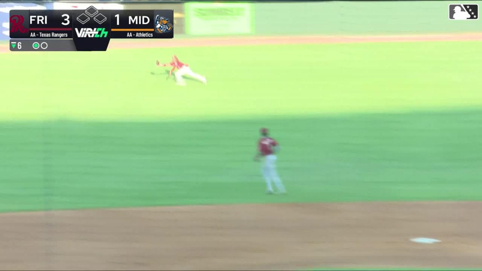 Marcus Smith's diving catch | 06/12/2025 | MLB.com