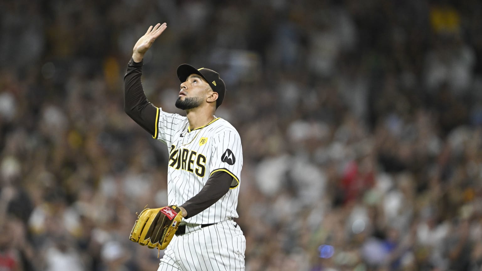 Robert Suarez seals the Padres' win | 08/20/2024 | San Diego Padres