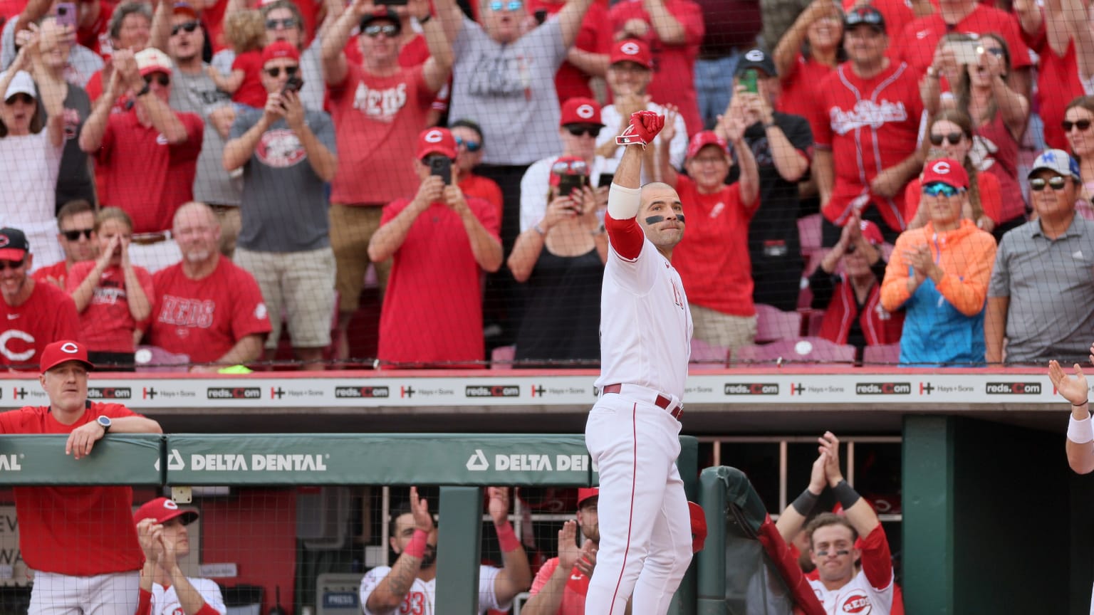 Joey Votto singles and gets a curtain call | 09/24/2023 | Cincinnati Reds