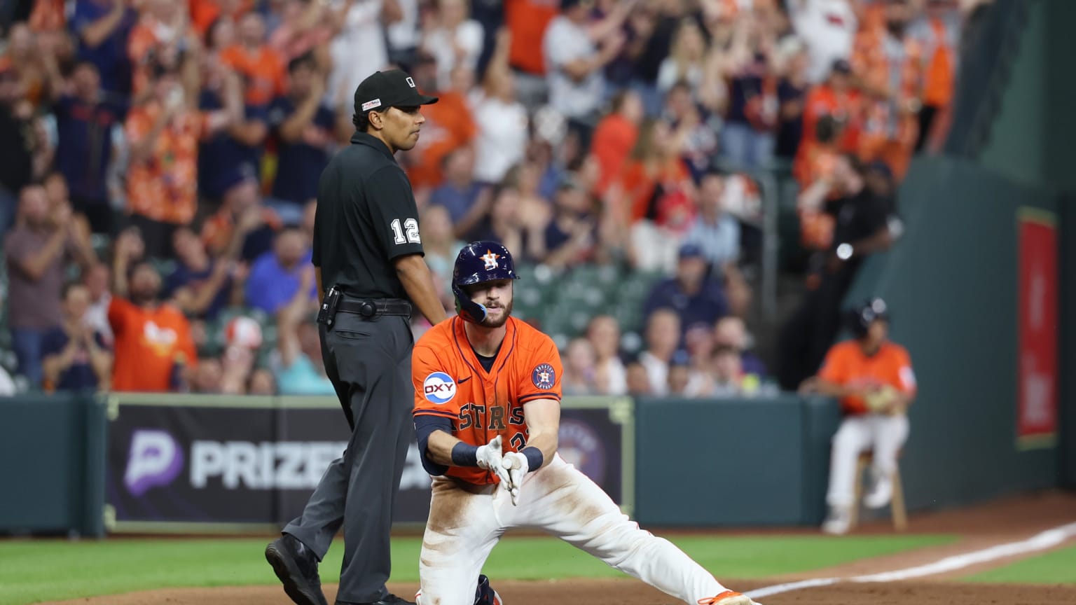 Jacob Melton remolca 2 con un triple | 13/06/2025 | Los Astros de Houston