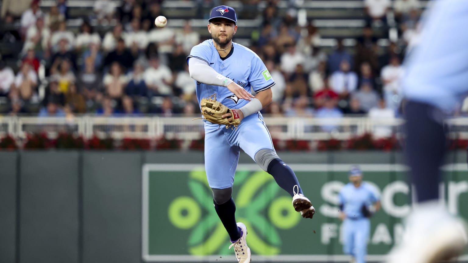 Blue Jays combine for an incredible out at first | 06/06/2025 | Toronto ...