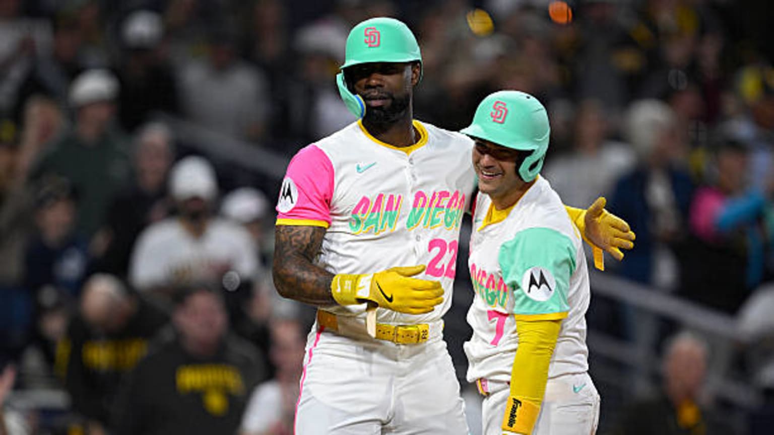 Padres score six runs in the 5th | 04/11/2025 | San Diego Padres