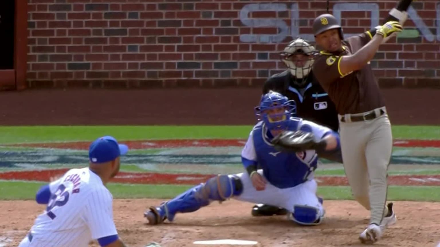 José Azocar smashes a solo home run in the 4th inning | 02/25/2024 ...