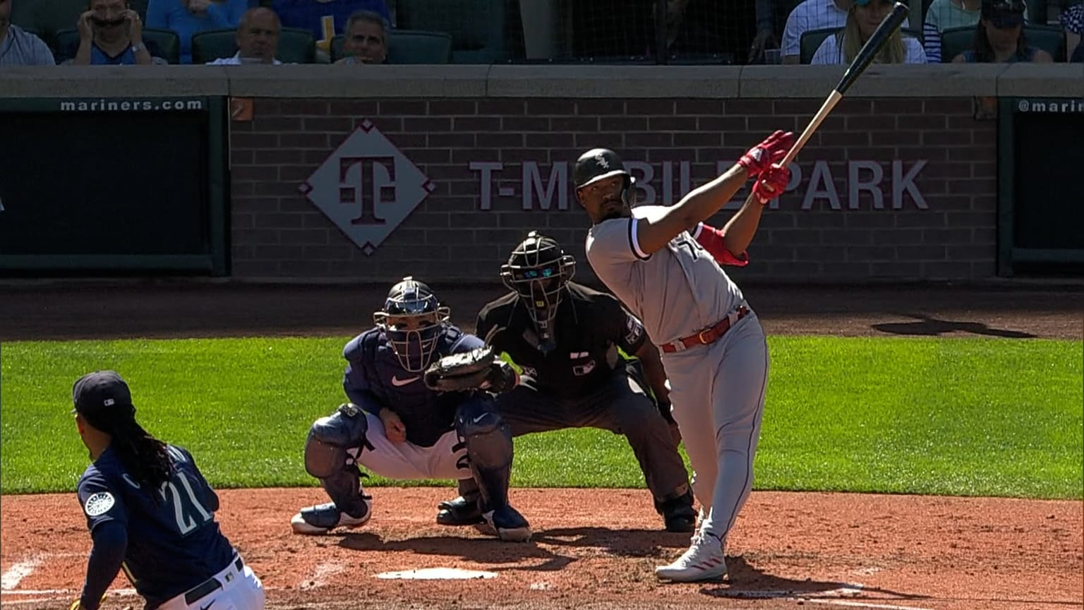 Eloy Jiménez launches is 10th home run of the season | 09/07/2022 | MLB.com
