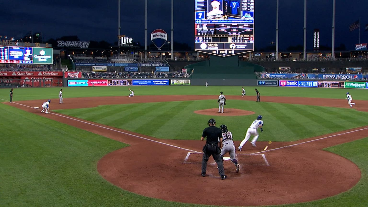 Gabriel Arias makes sliding stop, turns double play | 09/19/2023 ...