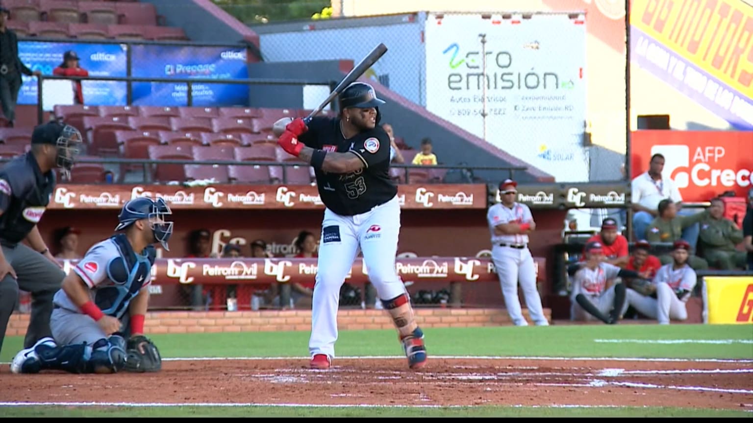 Edwin Espinal produce un par de carreras con sencillo | 17/12/2022 ...