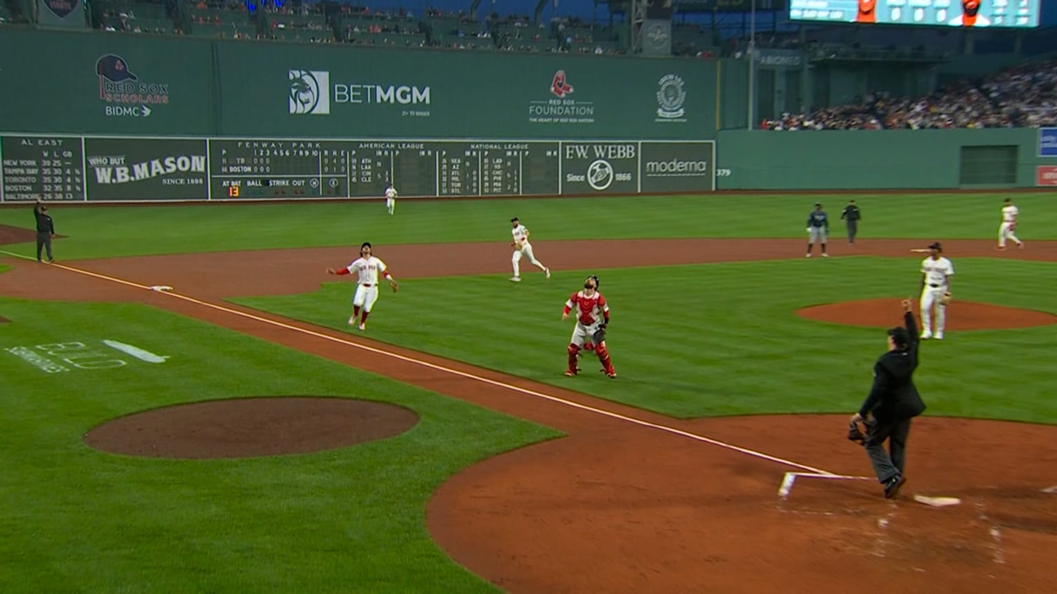 Red Sox turn two on strange infield fly | 06/09/2025 | Boston Red Sox