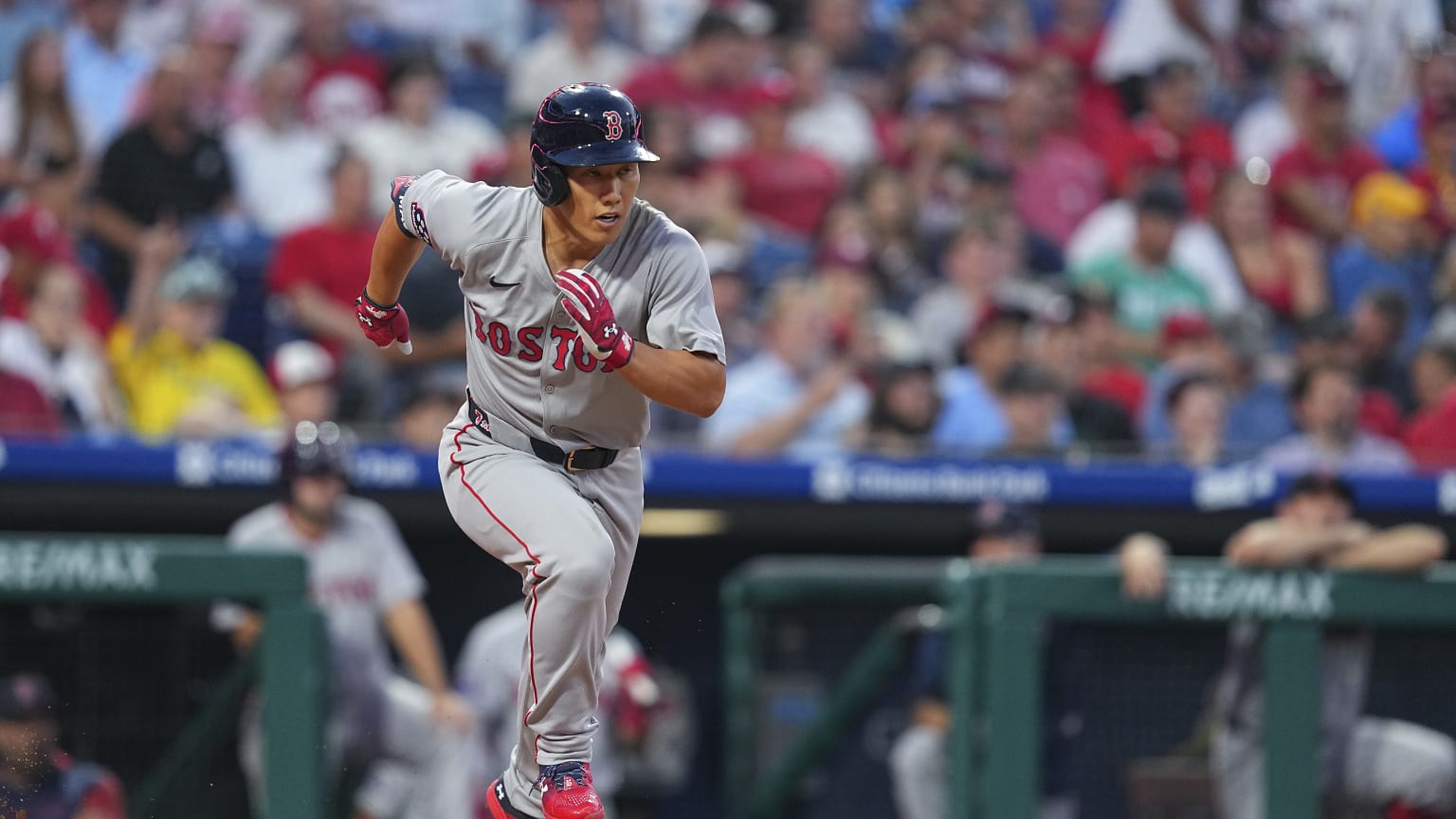 Masataka Yoshida scores on a bases-loaded walk | 07/23/2025 | MLB.com