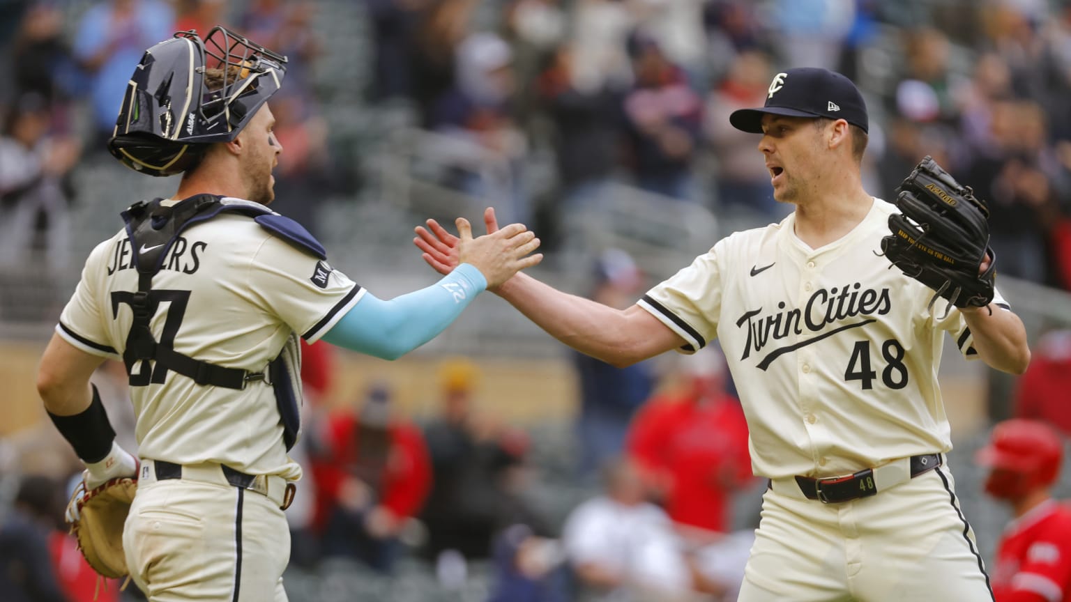 Justin Topa closes out win | 04/27/2025 | Minnesota Twins