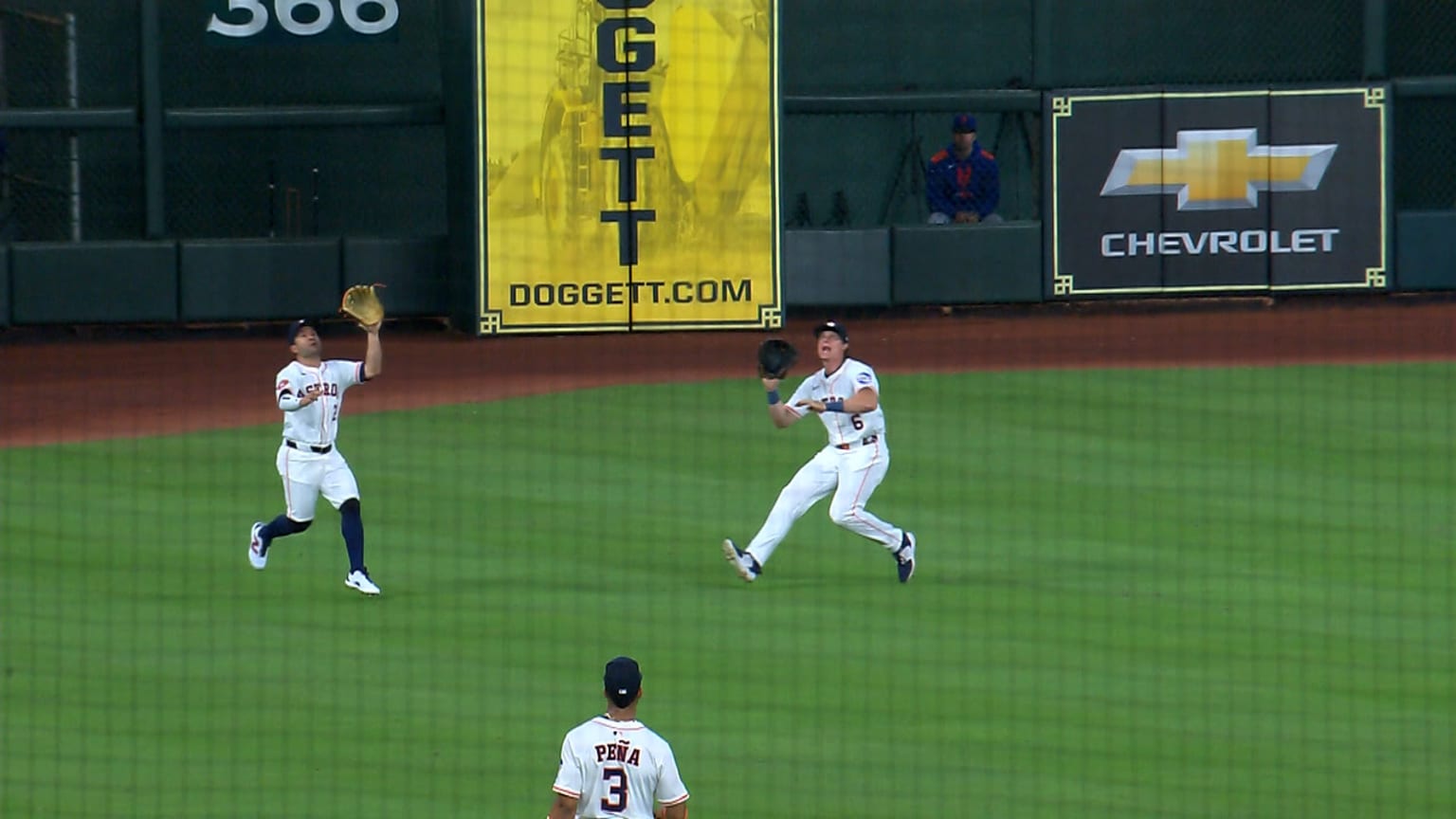 Jose Altuve's first defensive play in left field | 03/27/2025 | Houston ...