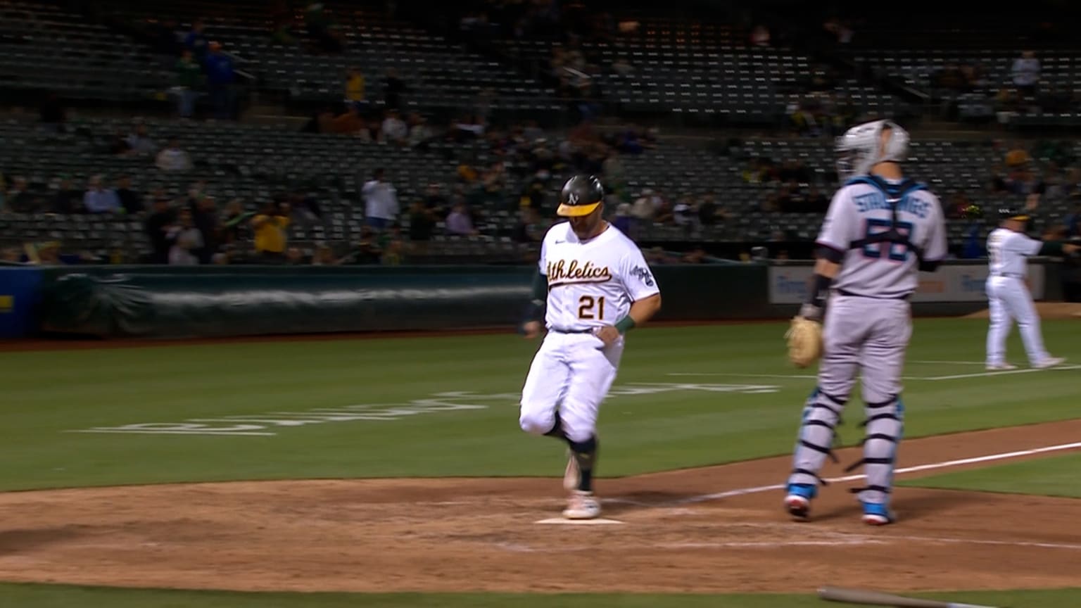 Jonah Bride hits a sac fly to score a run in the 9th | 08/23/2022 ...