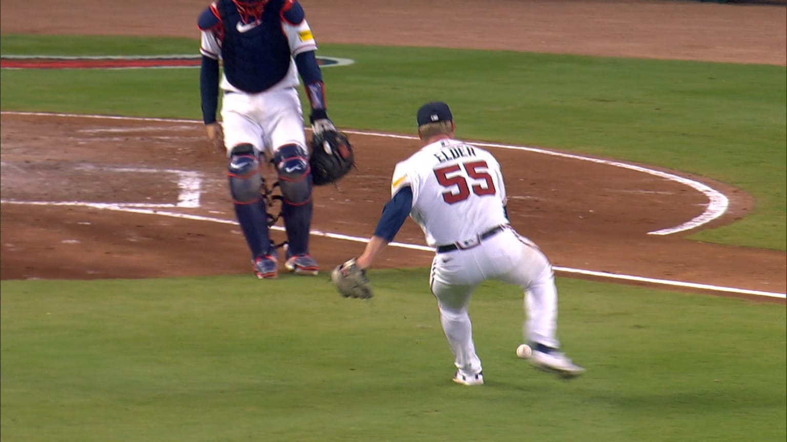 Bryce Elder makes the barehanded play | 08/22/2023 | Atlanta Braves