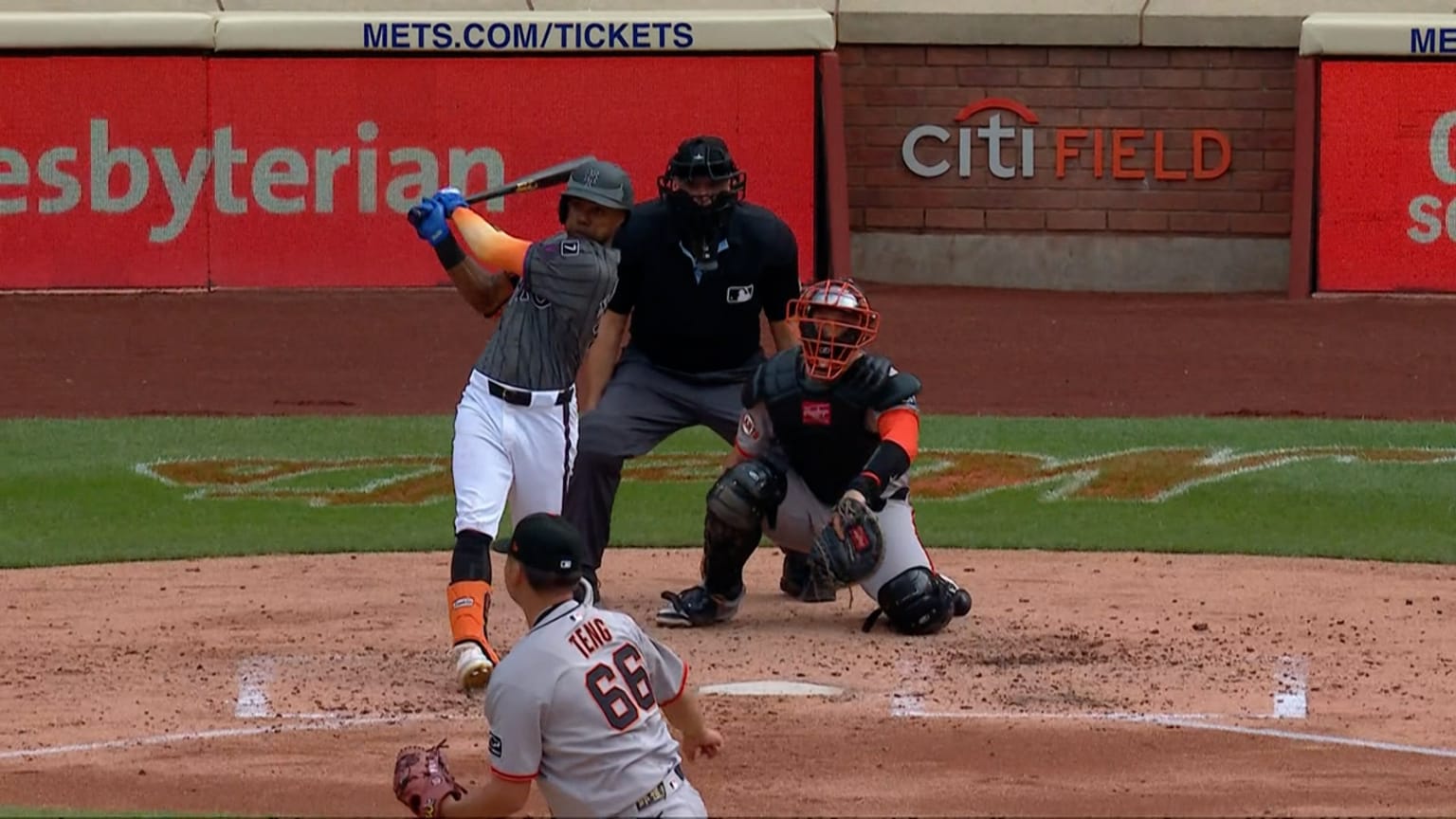 Cedric Mullins' first hit in a Mets' uniform | 08/02/2025 | MLB.com