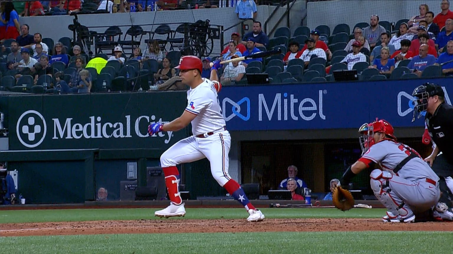 Nathaniel Lowe chops an RBI single to left field | 09/22/2022 | Texas ...