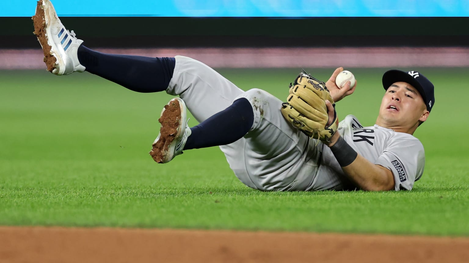 Anthony Volpe's great diving stop | 10/09/2024 | New York Yankees