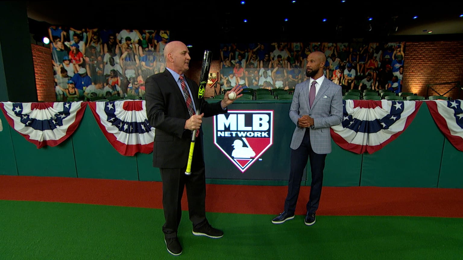 MLB Tonight demonstrates how to catch home run balls | 10/04/2022 | New ...