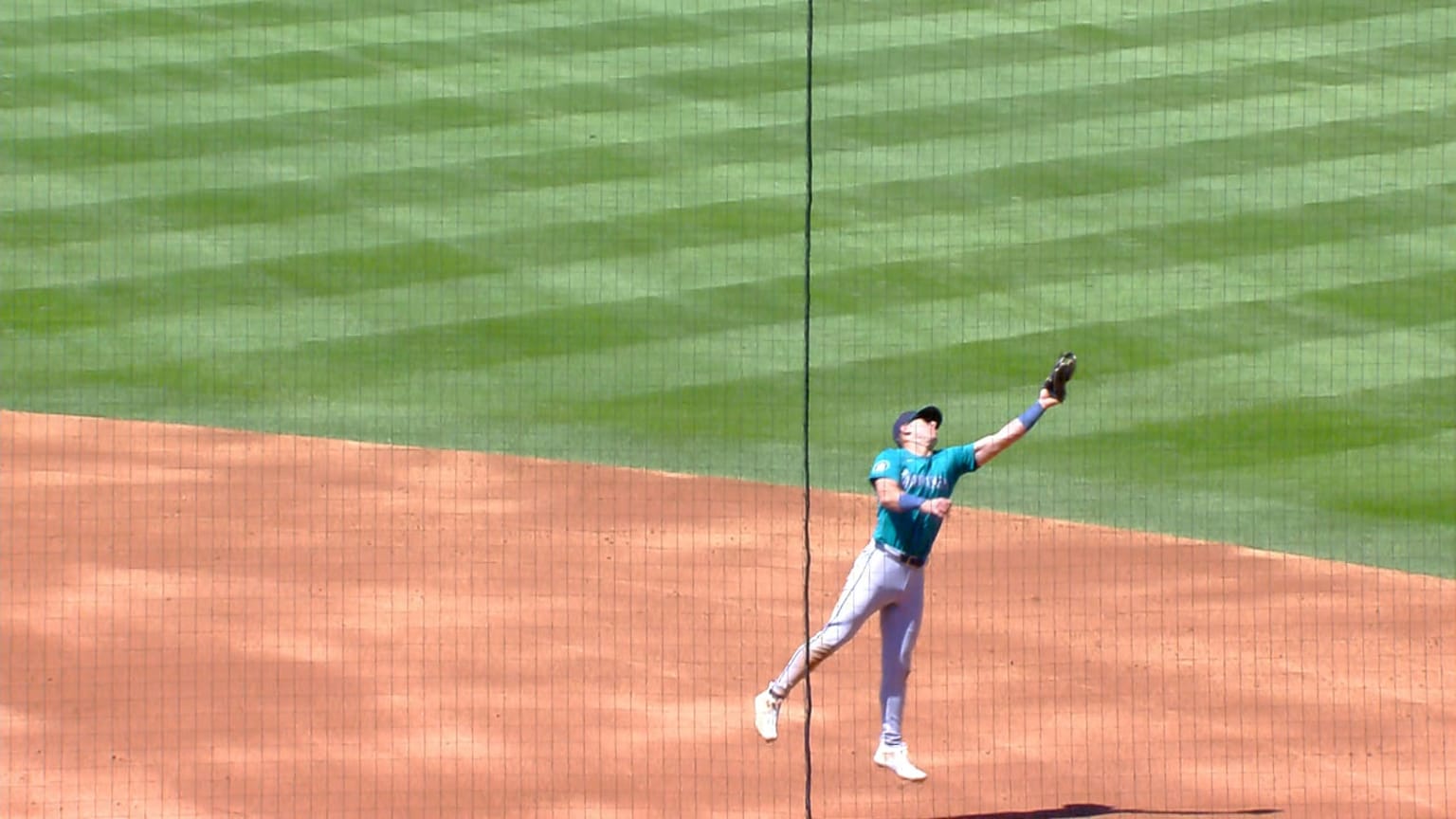 Dylan Moore's great defensive 3rd inning | 04/21/2024 | Seattle Mariners