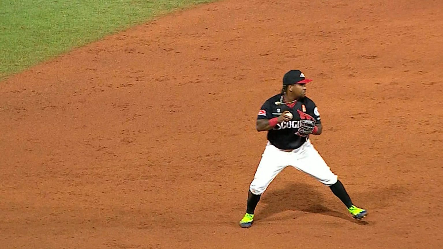 José Ramírez realiza gran jugada defensiva | 30/11/2023 | Lasmayores.com