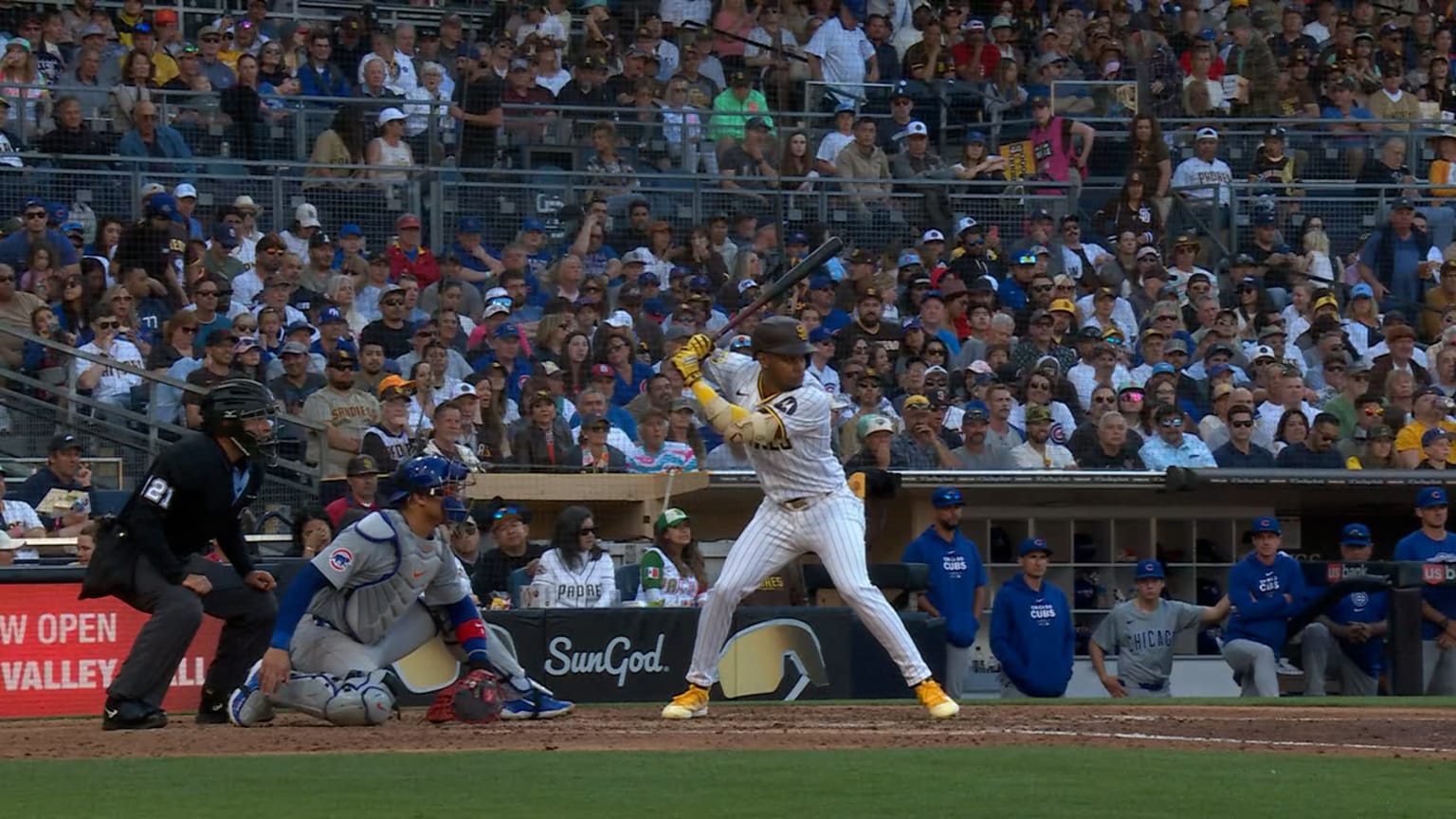 José Azocar rips a single to score Fernando Tatis Jr. | 04/10/2024 ...