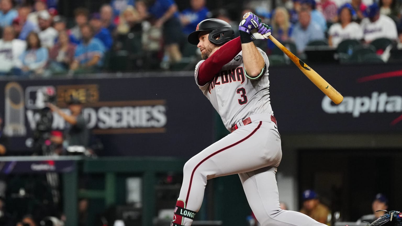 Evan Longoria slaps an RBI single to left field | 10/28/2023 | Arizona ...