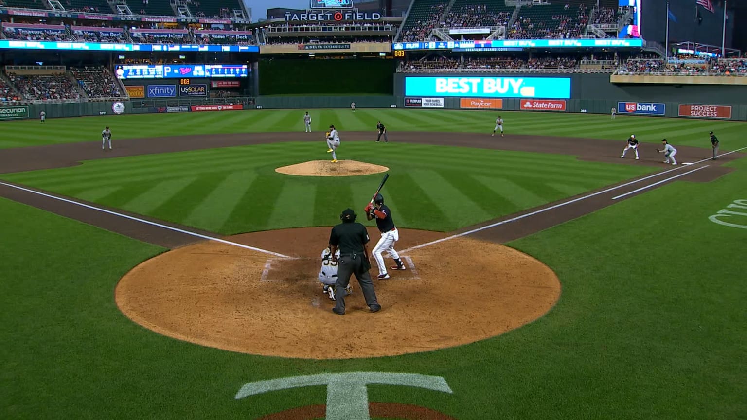 Jorge Polanco hits a sacrifice fly in the 7th inning | 08/19/2023 ...