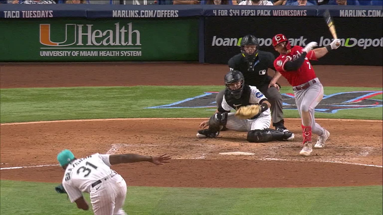 Spencer Steer ties the game at two with a double | 05/12/2023 ...