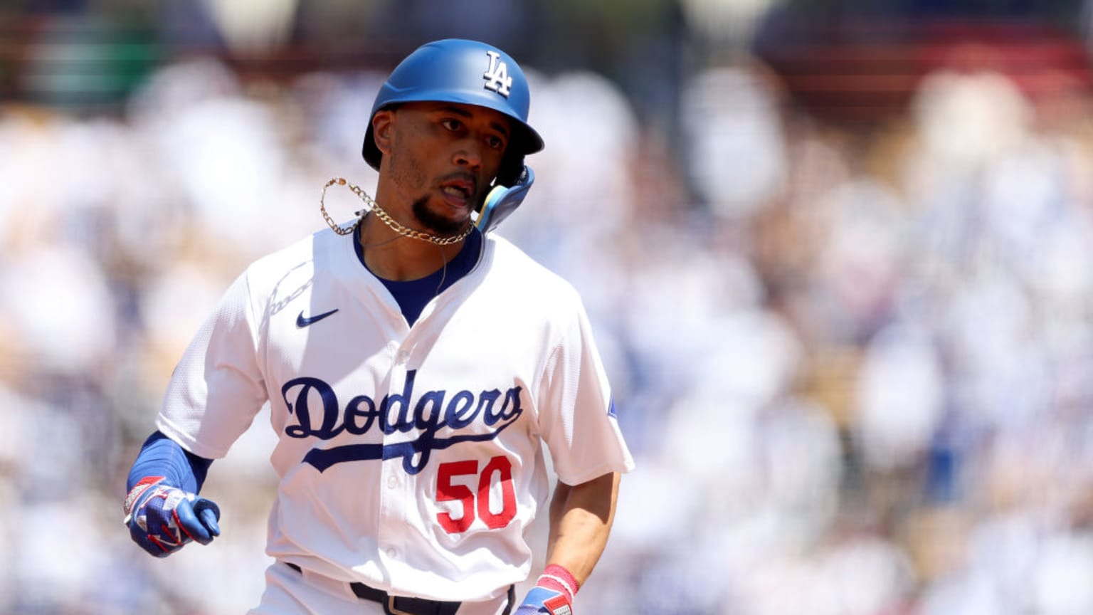 Mookie Betts' solo home run (2) | 03/28/2024 | Los Angeles Dodgers