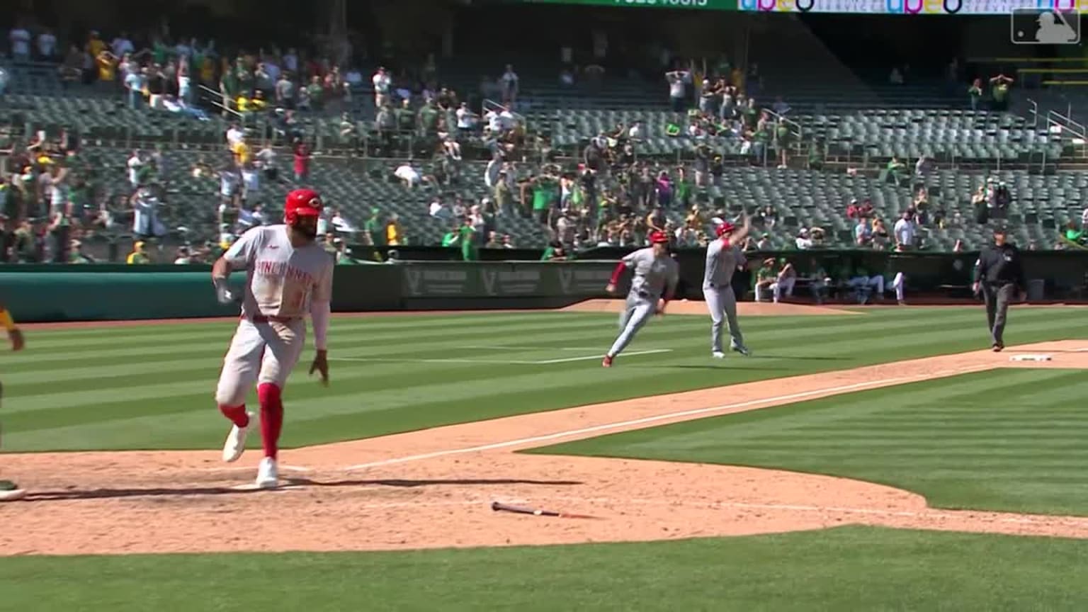 Fraley gives the Reds the lead with a two-run double | 04/29/2023 ...