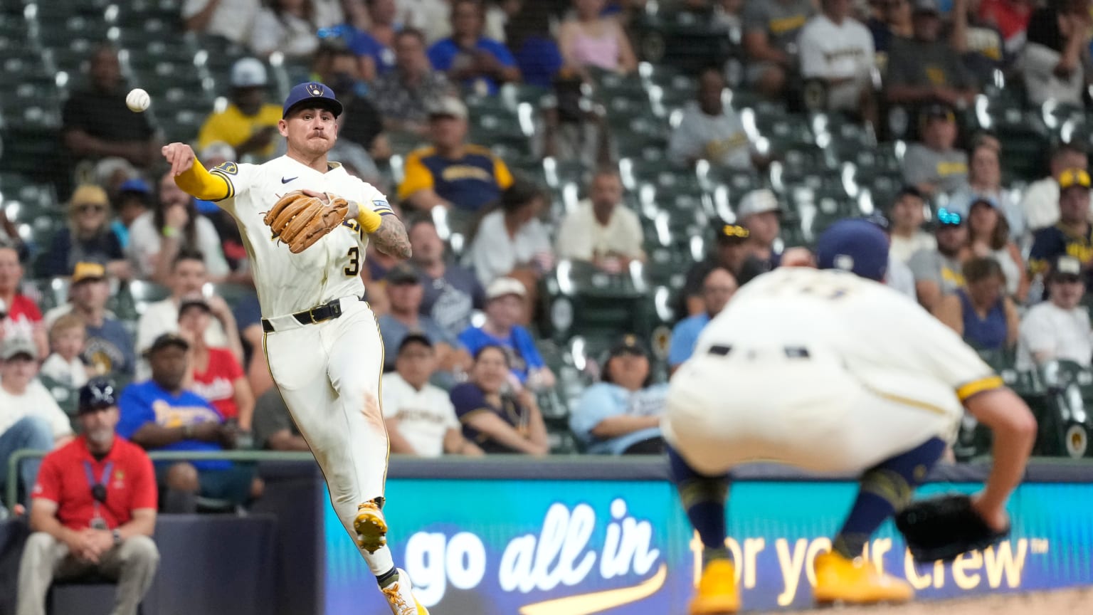 Joey Ortiz's strong running throw to first | 07/01/2026 | Milwaukee Brewers