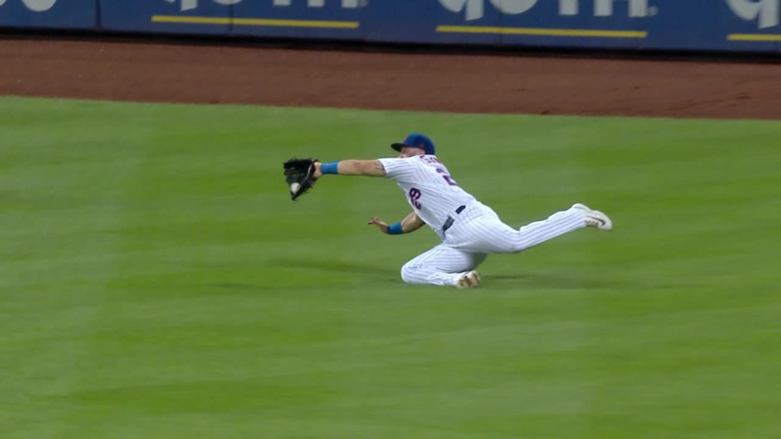DJ Stewart makes a diving catch in right-center field | 09/02/2023 ...