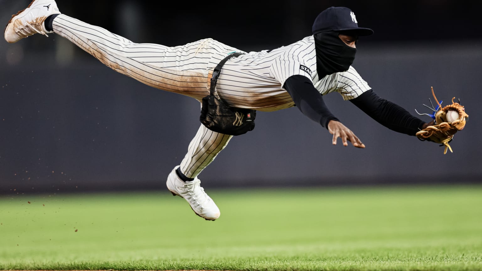 Jazz Chisholm Jr.'s terrific diving catch | 04/08/2026 | New York Yankees